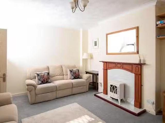 For Rent! 2 BR Lobnitz Avenue