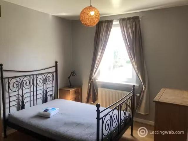 Cheap 2 BR Property to rent in 10 Langlands Road, St. Andrews.