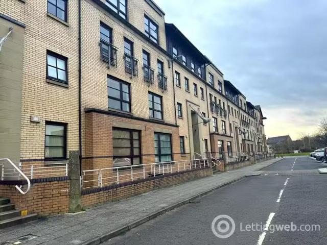 Unique 2 BR Property to rent in 15 Kidston Terrace G5 0TG