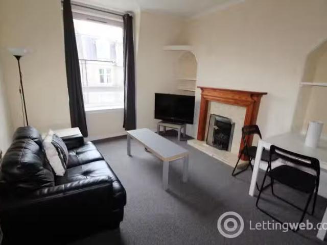 Cheap 2 BR Property to rent in 27 Menzies Road TFR