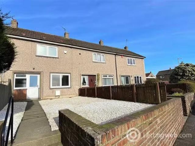 Cheap 2 BR Property to rent in 28 Drum Road, Dunfermline