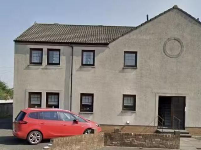 Cheap 2 BR Property to rent in 4 Hayocks Road, Stevenston, Nor.