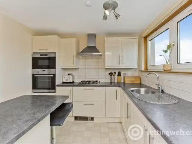 Charming 2 BR Property to rent in 78, Longstone Street, Edinbu.
