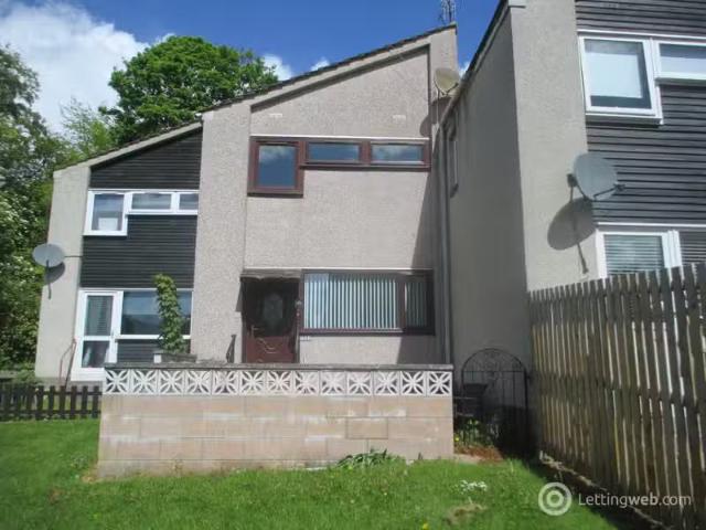For Rent! 2 BR Property to rent in 90 Gardyne Place Dundee
