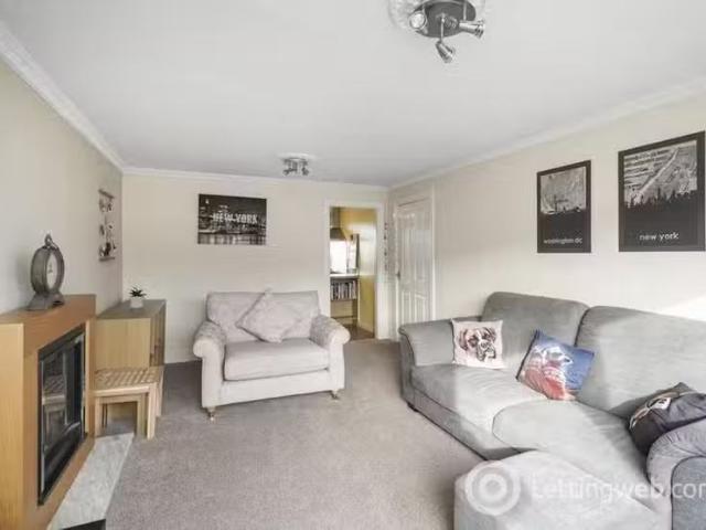 For Rent! 2 BR Property to rent in 9, Oxgangs Avenue, Edinburg.