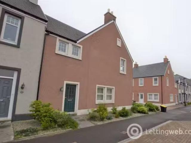 New 2 BR Property to rent in Charleston Road North, Cove Bay.