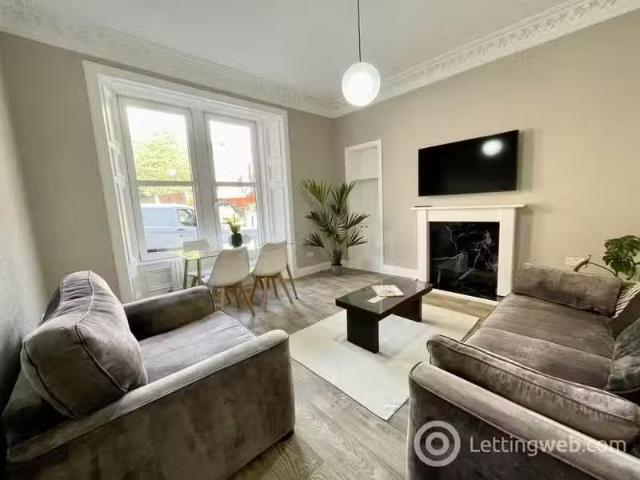 Cheap 2 BR Property to rent in Arthurstone Terrace, Dundee