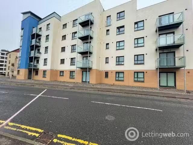 Cheap 2 BR Property to rent in Bellfield Street, Dundee, DD1 5HA