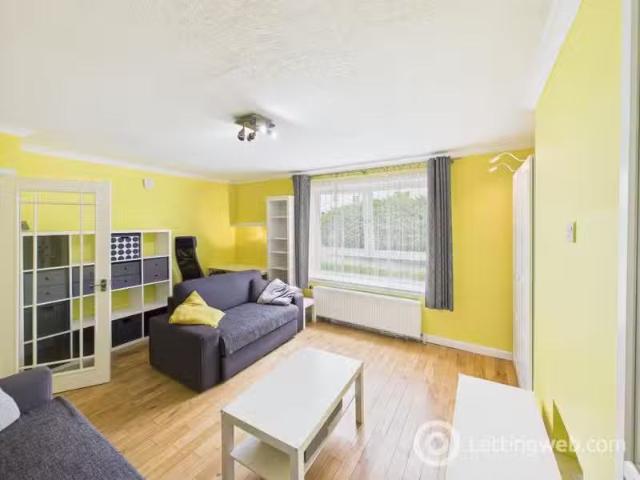 Cheap 2 BR Property to rent in Gilmerton persons Avenue, Gilme.