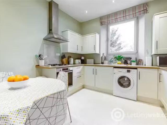 Cheap 2 BR Property to rent in Great Western Road, Aberdeen, A.