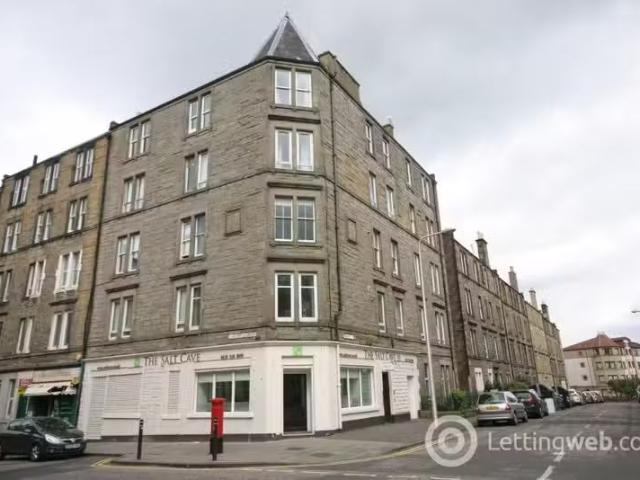 Cheap 2 BR Property to rent in Dalgety Street, Meadowbank, Edi.