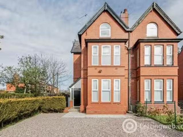 Cheap 2 BR Property to rent in Eccles Old Road, Pendleton, Sal.