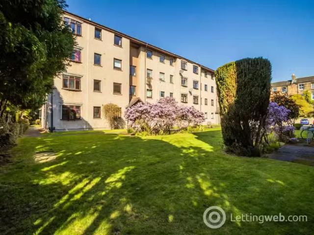 Cozy 2 BR Property to rent in Elliot Street, Leith, Edinburgh