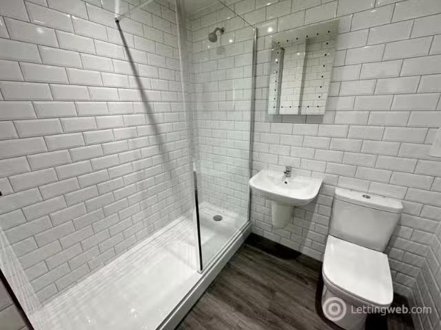 Cheap 2 BR Property to rent in Flat 4, Old Mill, Guthrie Stree.