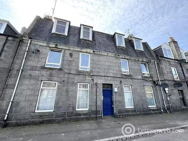 Cheap 2 BR Property to rent in Fraser Road, City Centre, Aberd.