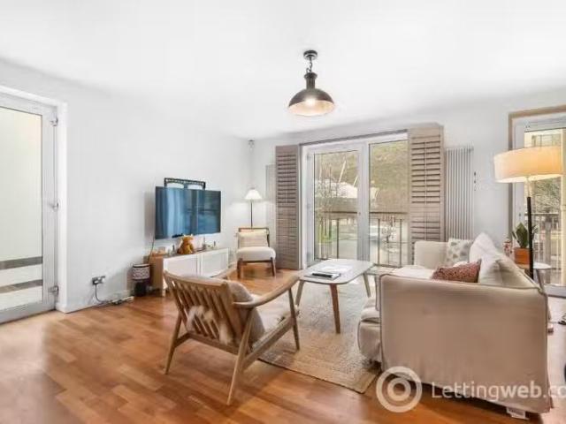 Rental! 2 BR Property to rent in Holyrood Road, Holyrood, Edin.