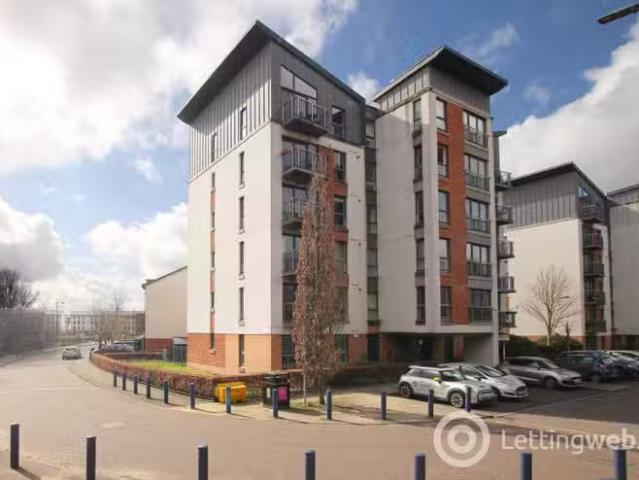 Cheap 2 BR Property to rent in Haughview Terrace, Hutchesontow.
