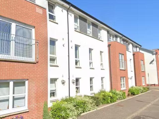 Deal! 2 BR Property to rent in John Pitcairn Place, Kirkcaldy.