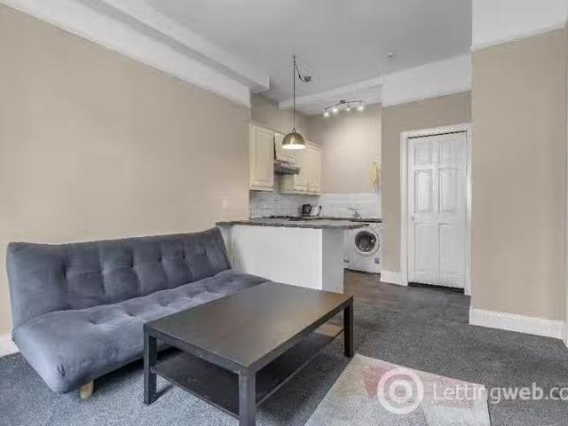 Charming 2 BR Property to rent in Orwell Place, Haymarket, Edi.