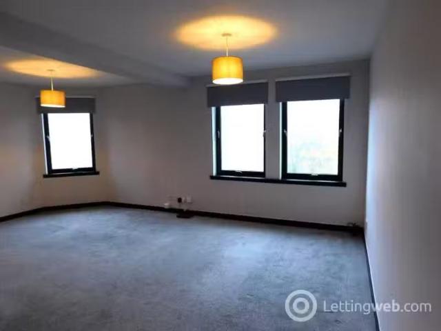 Cheap 2 BR Property to rent in Loch Street, City Centre, Aberd.