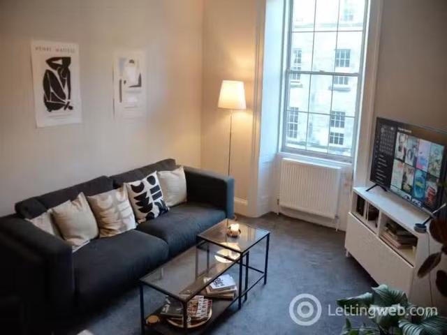 For Rent! 2 BR Property to rent in Lord Russell Place, Scienne.