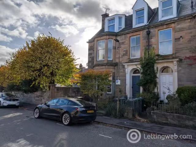 For Rent! 2 BR Property to rent in Marchhall Crescent, Edinbur.