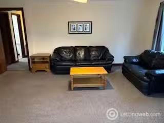 Cheap 2 BR Property to rent in Martins Lane, City Centre, Aber.