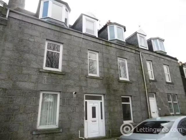 For Rent! 2 BR Property to rent in Merkland Road, City Centre.