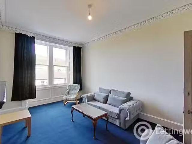 Deal! 2 BR Property to rent in St. Leonards Street, Edinburgh.