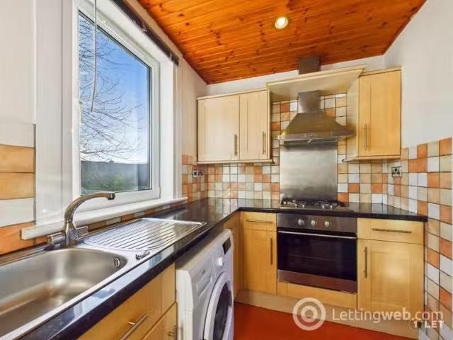 Charming 2 BR Property to rent in Stenhouse Terrace, Stenhouse.