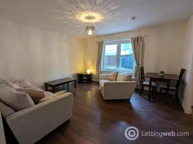 Rental! 2 BR Property to rent in Summer Street, City Centre, A.