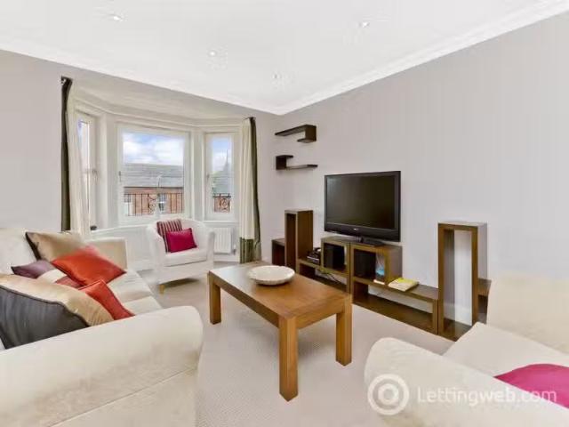 Deal! 2 BR Property to rent in Rattray Drive, Edinburgh, EH10