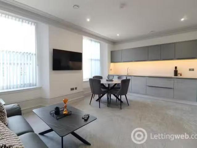 Charming 2 BR Property to rent in Union Street, First Floor, A.