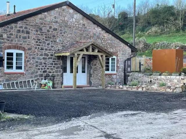 Cheap 3 BA 3 bedroom bungalow for rent in Bridgwater Road, Ble.