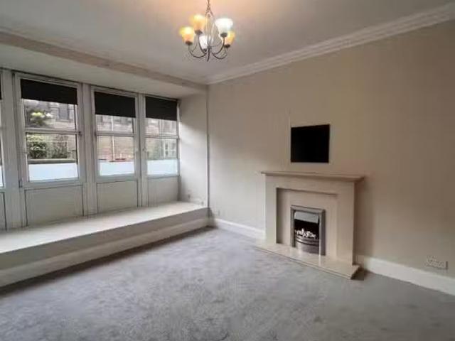 For Rent! 3 BA 3 bedroom flat for rent in St Peter's Place, Ed.