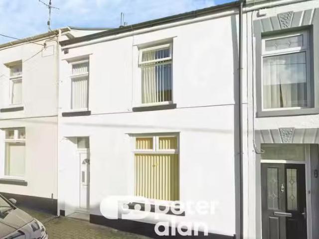 Cheap 3 BA 3 bedroom house for rent in Brynhyfryd Street, CF47