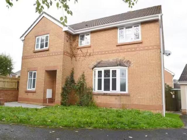 Unique 3 BA 4 bedroom detached house for rent in 2 Maes Y Wenn.