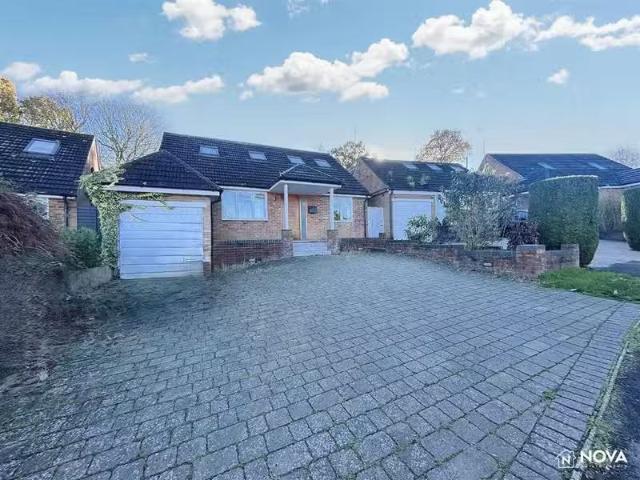 Cheap 3 BA 5 bedroom house for rent in Ridge Avenue, Harpenden.