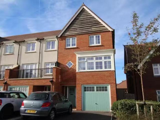 New 3 BA 6 bedroom terraced house for rent in Great Clover Lea.