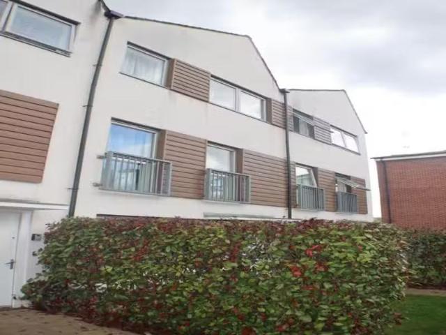 For Rent! 3 BA 6 bedroom house for rent in Aviation Avenue, Ha.