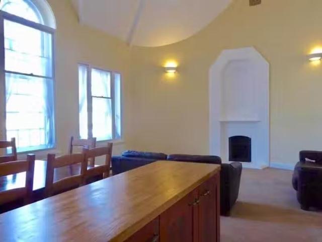 Cheap 3 BA 6 bedroom house share for rent in Newmarket Road, R.