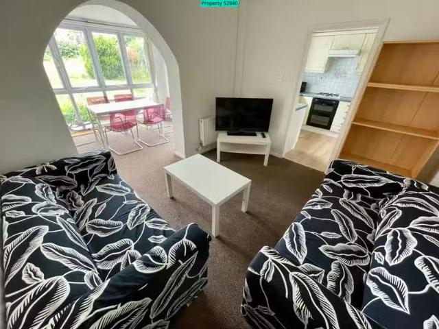 Unique 3 BA 6 bedroom semi detached house for rent in Hillside.