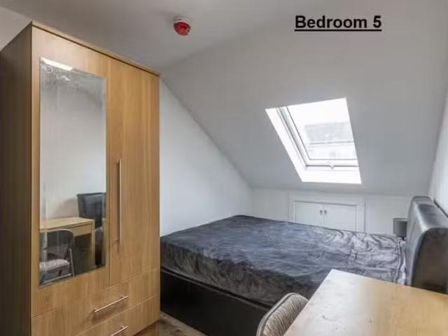 Deal! 3 BA 7 bedroom flat share for rent in 66P Nicolson Stree.
