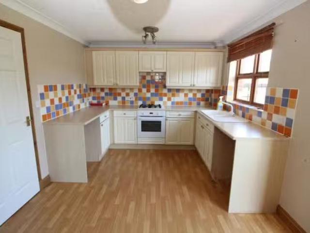 Unique 3 bedroom detached house for rent in Appletree Gardens.