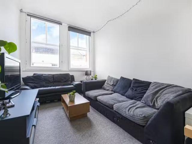 Cheap 3 bedroom flat for rent in Flat, Marsh Street, BS1