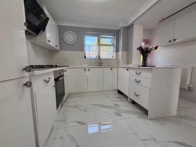Cozy 3 bedroom house for rent in Byfield, WELWYN GARDEN CITY.