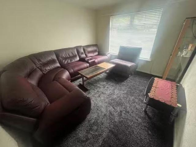 Cozy 3 bedroom house for rent in Kitswell Gardens, BIRMINGHAM.