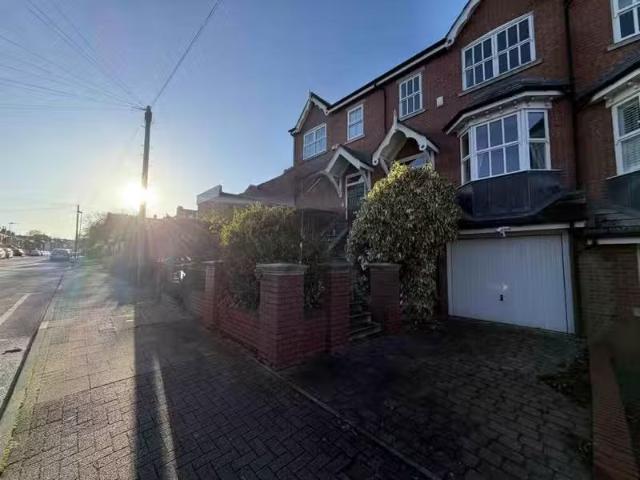Cheap 3 bedroom house for rent in Rose Road, Harborne, B17