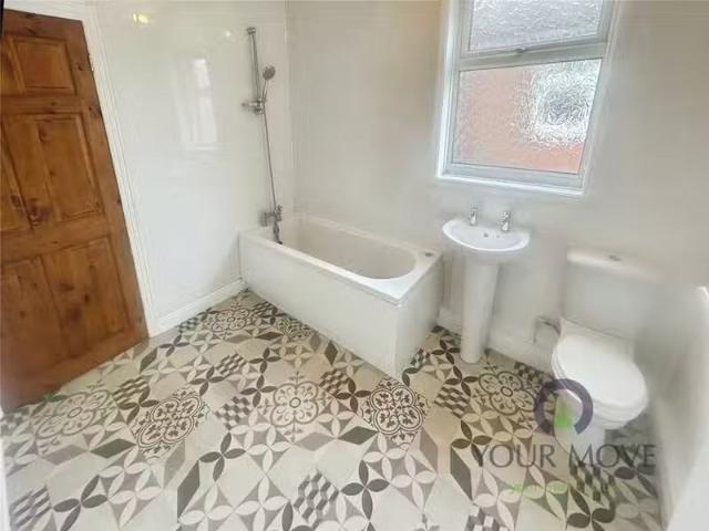 Rental! 3 bedroom Mid Terrace House to rent, Avenue Road, Wath.