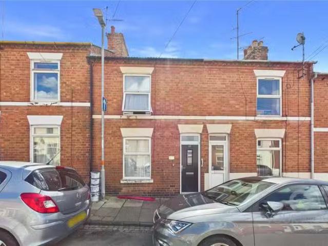Unique 3 bedroom Mid Terrace House to rent, Lower Hester Stree.